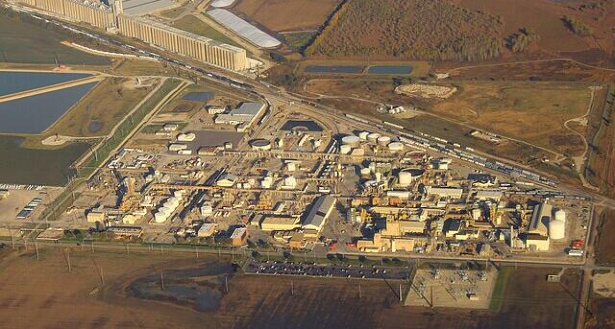 Berkshire Hathaway, Occidental confirm OxyChem deal