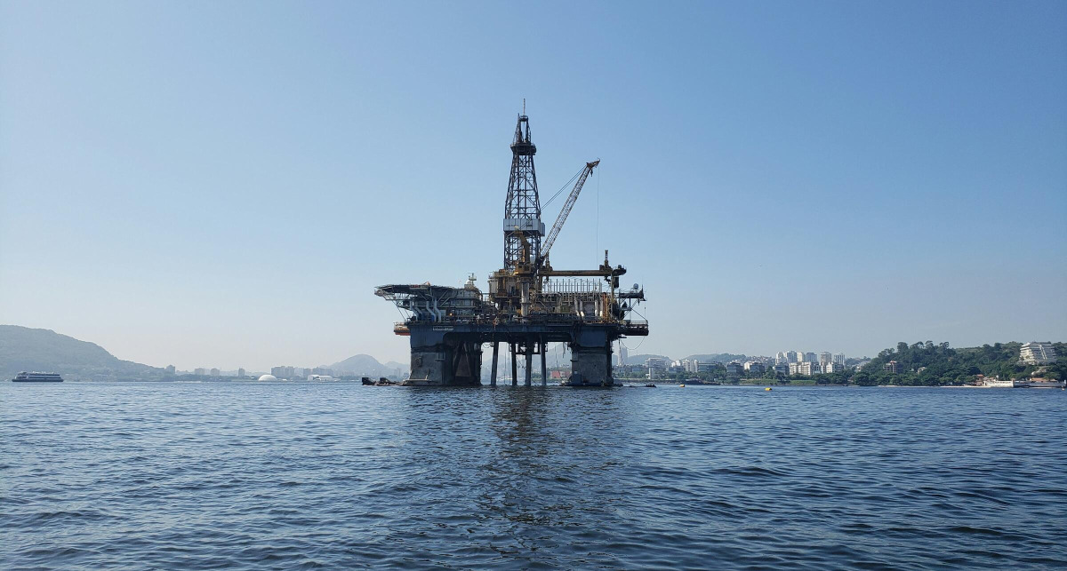 Oil prices dip; US seizes new tanker, mulls Iran strike