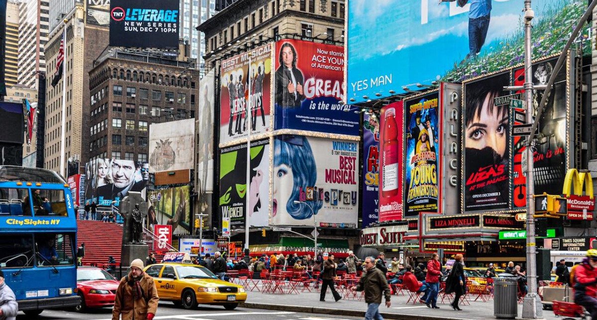 Solid US retail sales highlight economic resilience