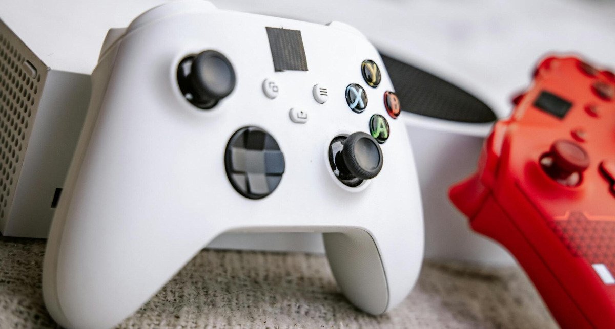 Microsoft keeps Xbox in the game; nearly was an ex-Box